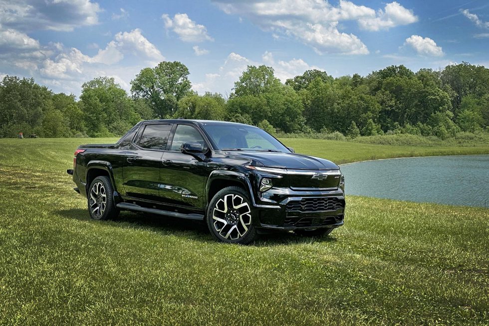 First Drive: 2024 Chevrolet Silverado EV RST First Edition - Headlight.news