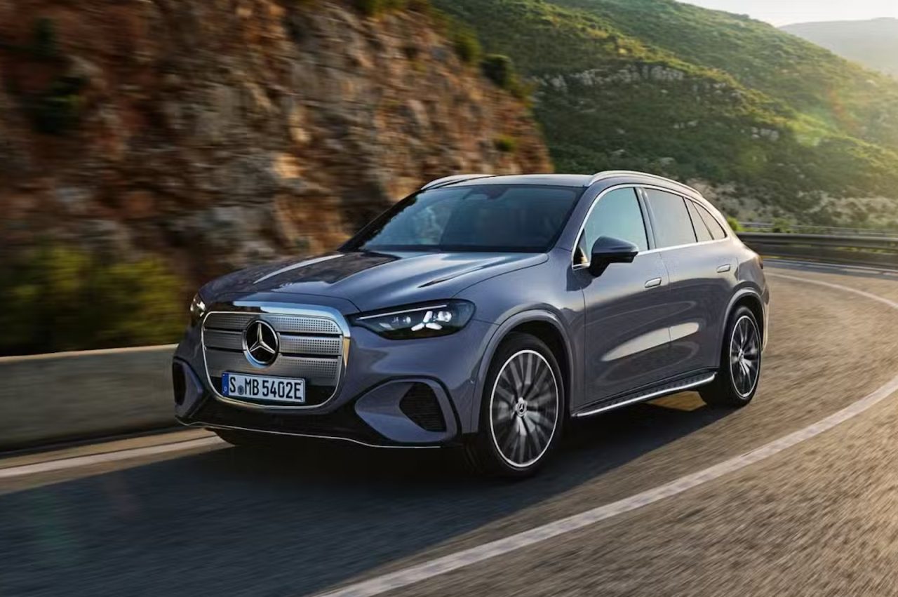 Mercedes Unveils New All-Electric GLC for 2026 - Headlight.news